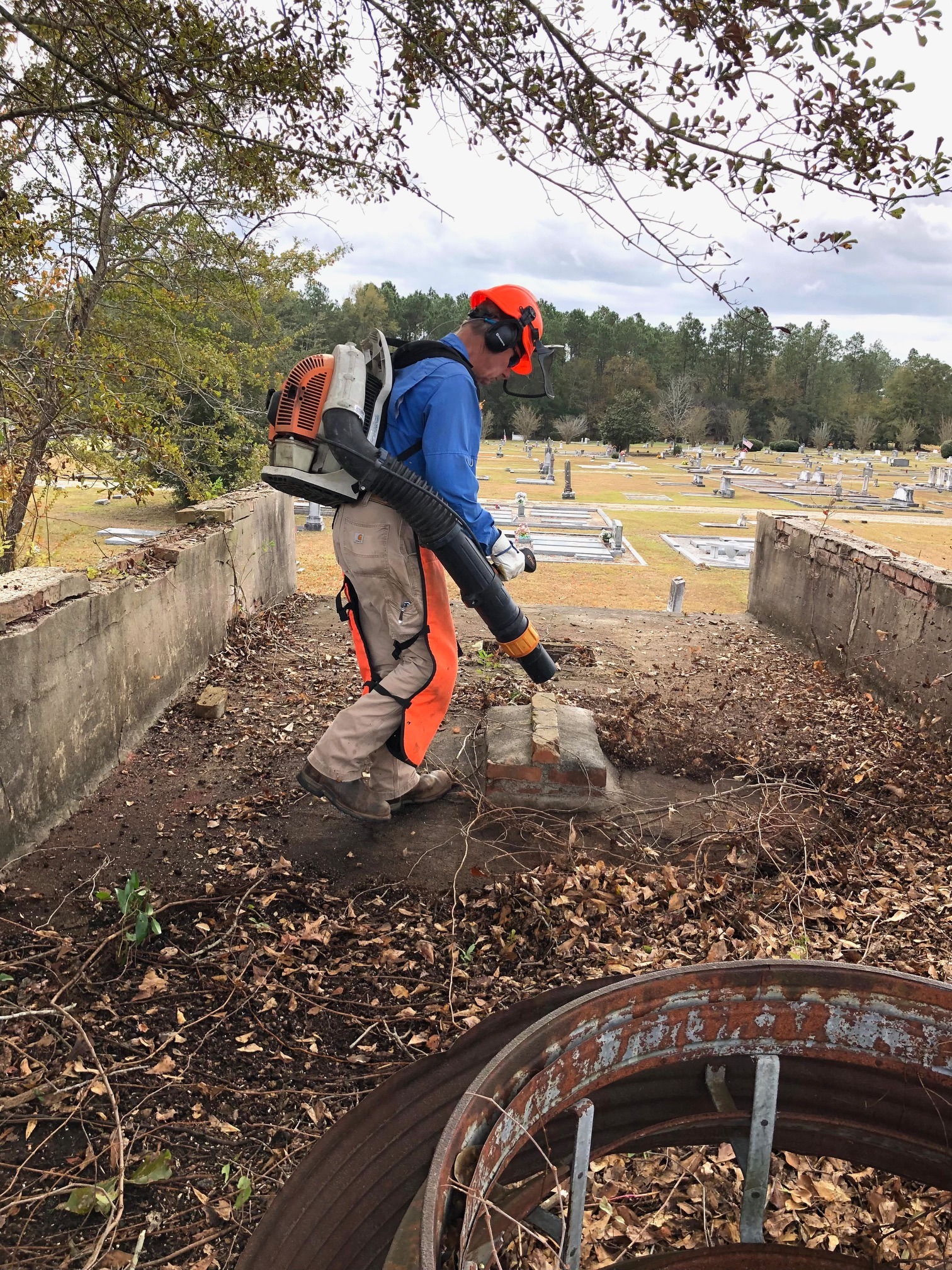 Projects/ Volunteer – Pine Crest Cemetery
